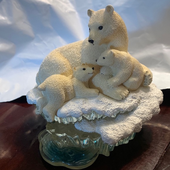 Hamilton | Other | Snuggle Up Bear Statue | Poshmark